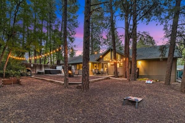 Flagstaff Retreat W Hot Tub Fireplace - Flagstaff, AZ
