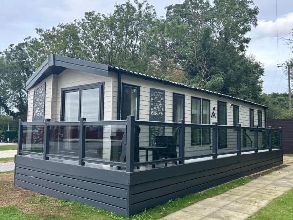 Peaceful Countryside Lodge Near Hornsea - Hornsea