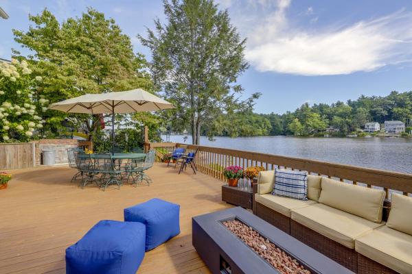 Pine Point: 3br, 2ba, Private Dock & Kayaks! - Ashford Lake, CT