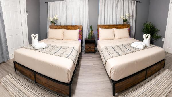 Private Suite Near Hard Rock & Beaches - Miami Gardens, FL