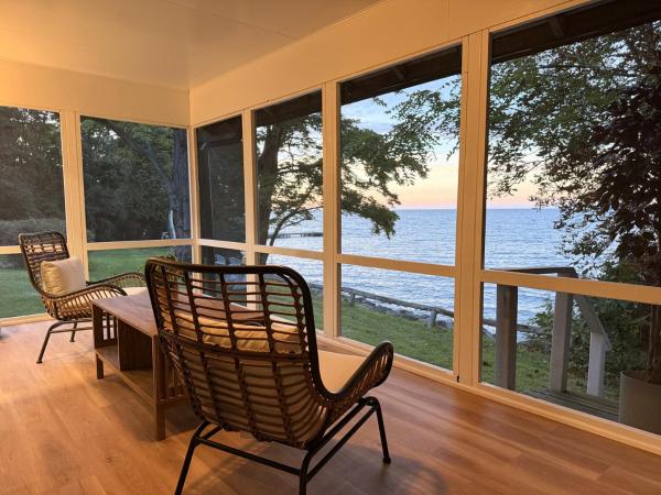 64 Lakefront Cottage Retreat 5br, Beach & Kayaks - Georgina