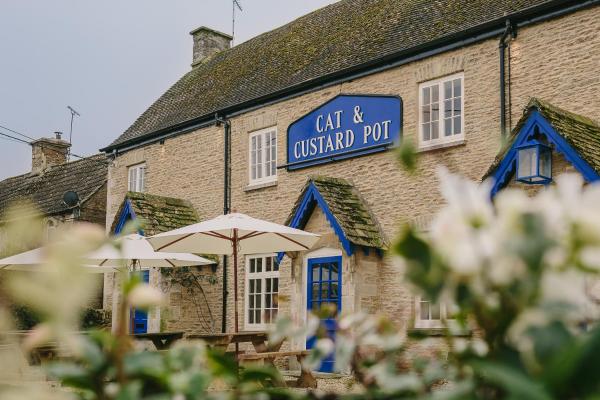 Cat And Custard Pot Inn - Gloucestershire
