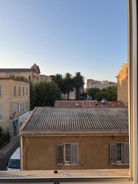Joli Appartement Bien Placé - L'Île-Rousse