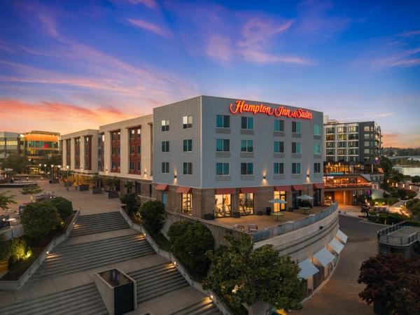 Hampton Inn & Suites Bremerton - Bremerton, WA