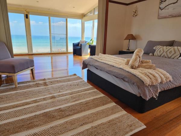 Absolute Beach Front Large 4br, Pet-friendly, Sleeps 11 - Mornington