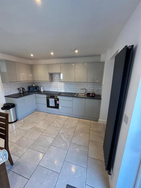 Contractor-friendly 3 Room Stay - Spacious & Comfy - Doncaster
