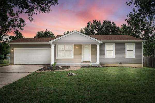 Blairs House In Ofallon 2 Bed 1 & Half Bath - Defiance Ridge Vineyards, Defiance