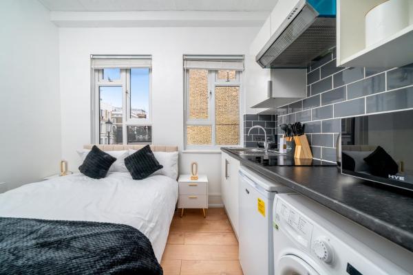 Modern Chelsea Studio Prime London Location - Edgware