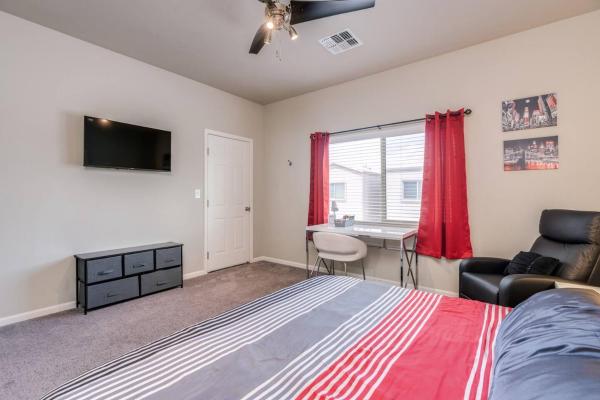 Master King Suite - Private Bathroom! - ツーソン, AZ