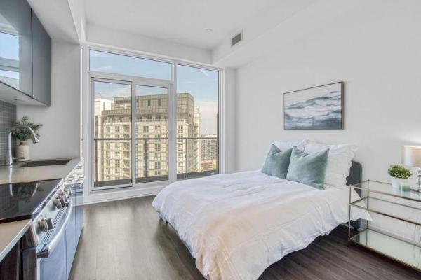 Bright Downtown Studio, Private Balcony & Views - Sugar Beach