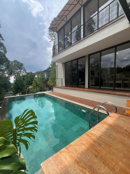 Villa Imageo Dago 4br, Pool, Karaoke, Biliar - Ciater