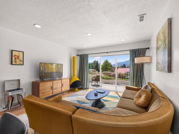Swanky Mid Century Gem 2br1ba Deck Fireplace - Heber City, UT