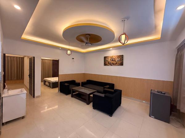Luxe And Spacious 2bhk Mansarovar Hyatt & Iskcon - 