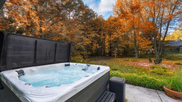 Scandia- Secluded Home, Walk To Marina, Game Room & Hot Tub - Door County, WI