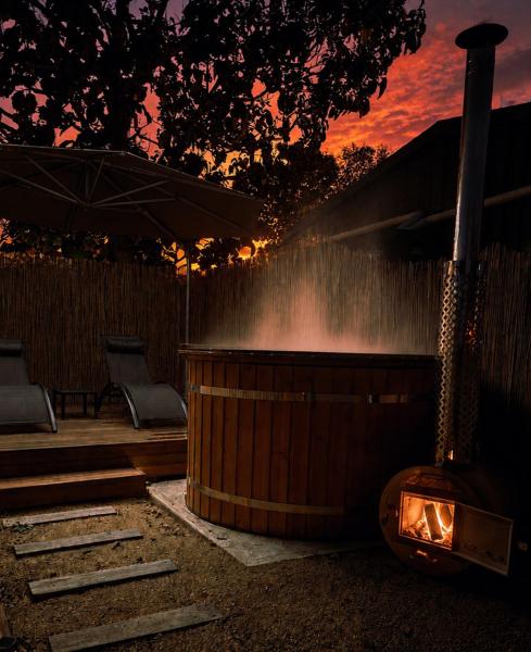 Willow's Gardens Couples Retreat With Woodfire Hottub - Stanthorpe
