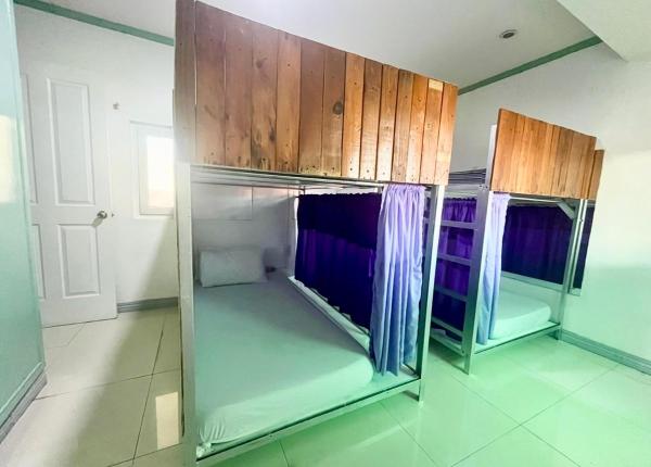 Layover Hostel - Makati