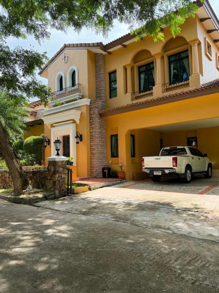 Lemon Beach Pool Villa 1 - Sattahip