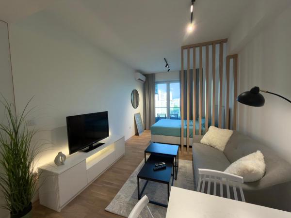 Apartment 84 Skopje - Top Floor City View, Near Train & Bus Station - Skopje