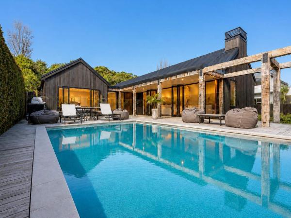 Blackpool Boathouse - Stay Waiheke - Waiheke Island
