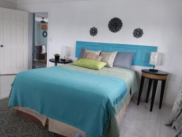 Pepper Hill Manor Upstairs - The Bahamas