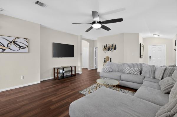 Modern Home Near Fort Cavazos - Family Hub Home - Killeen