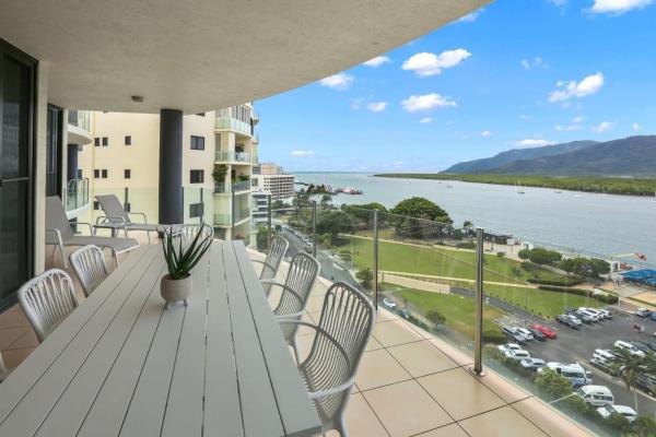 Seascape - Cairns