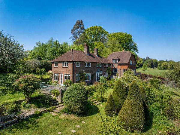 The Old Orchard At Marley Heights Group House For 10 Near Haslemere - Frensham Great Pond