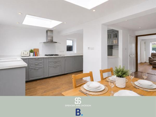 3 Bedroom Spacious Oxford Home With Free Parking Near Jr Hospital And Oxford Brookes By Spencer & Jackson Short Lets Oxford - Oxford
