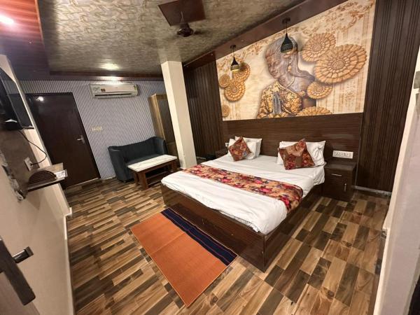 Hotel Red Valvet - Faridabad