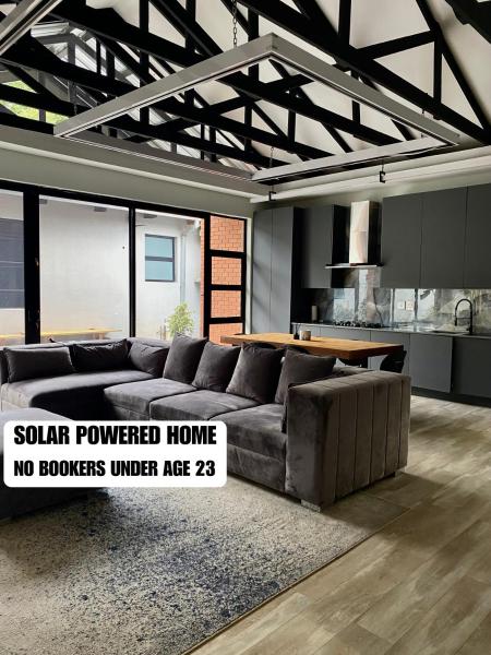 Wabi Sabi, Johannesburg - Solar Powered 2 To 3 Bedroom Home Stay - Johannesburg