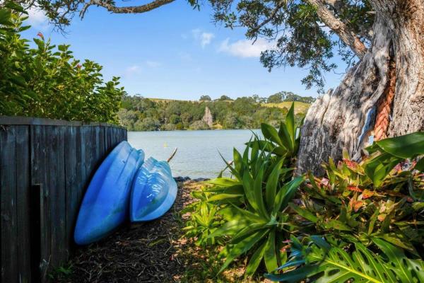 Panoramic Ocean Escape With Deck - Bbq - Sea Views - Matakana
