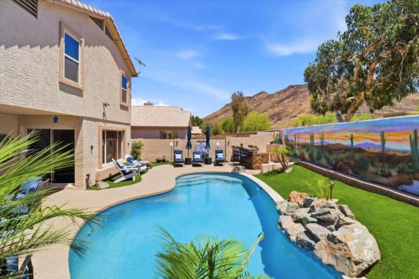 Staycation Home In Arizona Pool W Bbq - Glendale, AZ