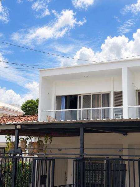 Bien Ubicado 3 -Habitaciones 3- Aires - Montería