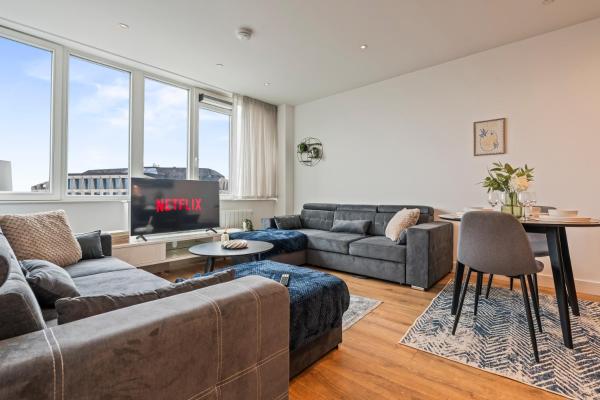 Heathrow Airport Stay Sleeps 6 Free Secure Parking Perfect For Stopovers Or Visits In London - Hayes