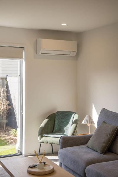 Fairfield Townhouse With Private Courtyard - Porirua