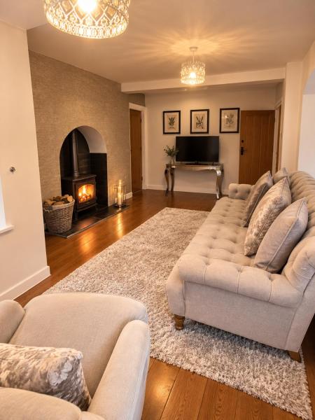 Stylish 1-bed Annexe - Town Centre - Free Parking - Bridgend
