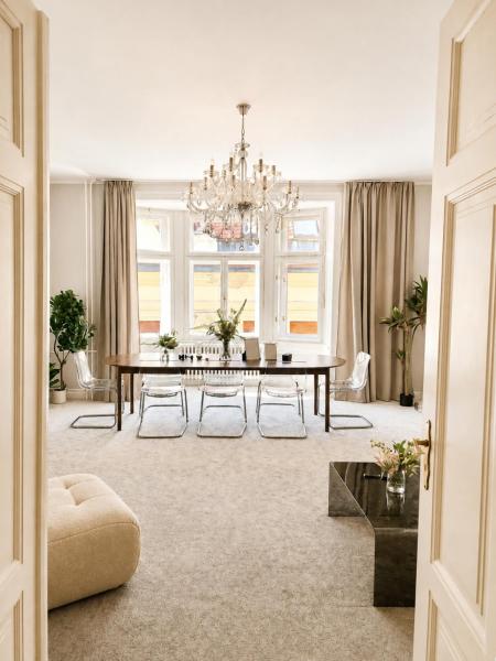 Design 3br Old Town Apt With Castel & Cathedral View-free Parking - Bratislava