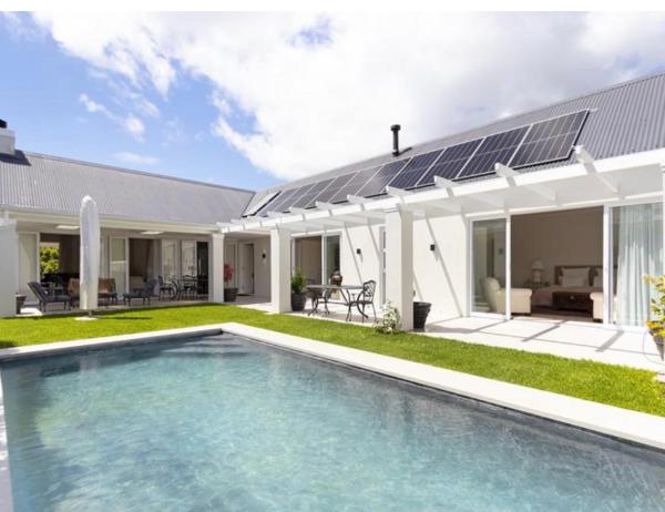 Golf Course Cottage - 