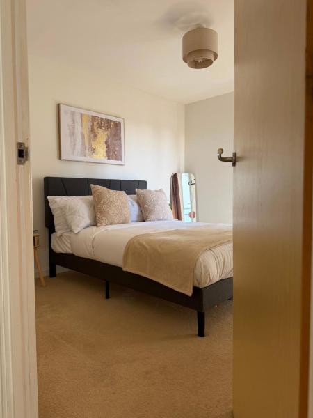 Granary House By Mysa Stays Cardiff Bay, 2 Bed, 2 Bath & Private Parking - Cardiff