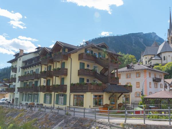 Hotel Laurino - Canazei