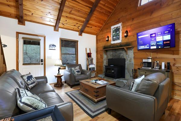 Helen 3-level Luxury Cabin-hot Tub-sauna-dogs - Helen, GA