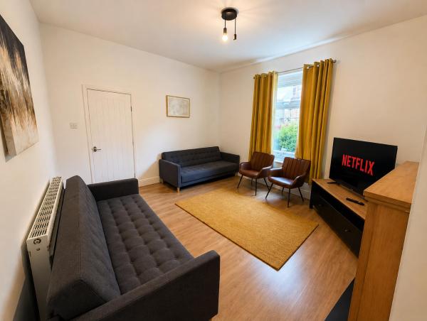 Contractors Place - Sleeps 11 - Parking, Workspace & Full Kitchen- Near Huddersfieldd University & Greenhead Park - Halifax, Royaume-Uni