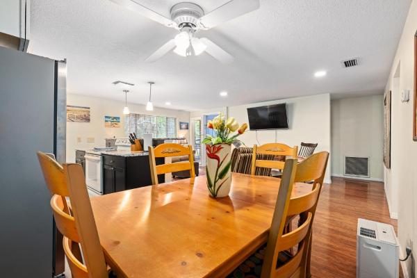 Quiet 2br Wooded Retreat In New Smyrna Beach - New Smyrna Beach, FL