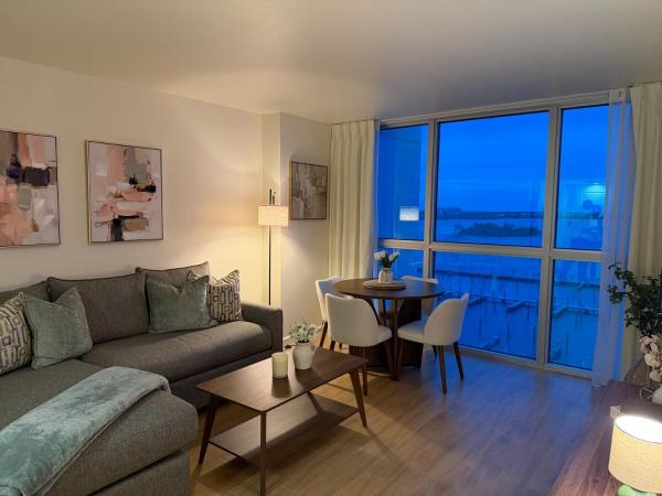 Luxury Waterfront Retreat Downtown Fort Myers - Fort Myers, FL