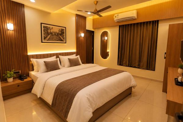Hotel 9 Square Rajkot - Rajkot
