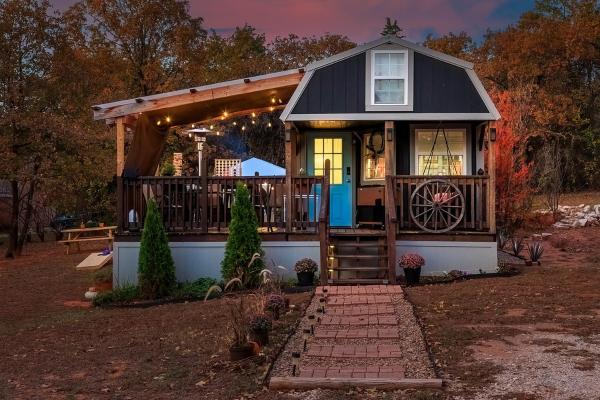 The Painted Cabin - Oklahoma