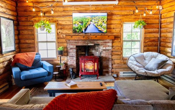 The Bunkhouse At Northeast Mountaineering - New Hampshire