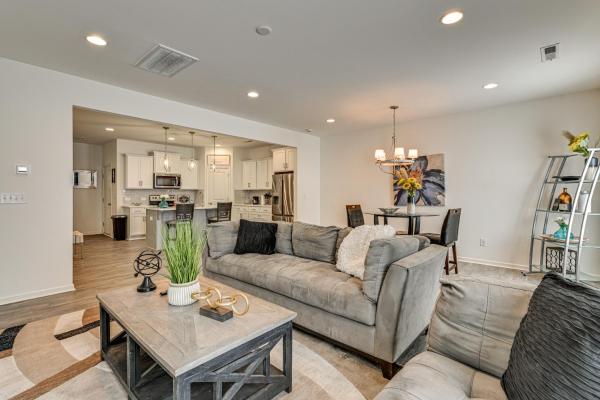 New-build Townhome Near Speedway & Uncc - Davis Lake, Charlotte