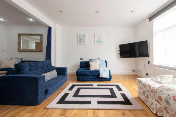 House - Sleeps 9 - Garden - Central Location - Londra
