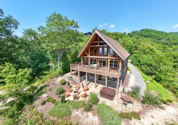 Altitude Adjustment Magnificent Custom Cabin With Breathtaking Views - Bryson City, NC